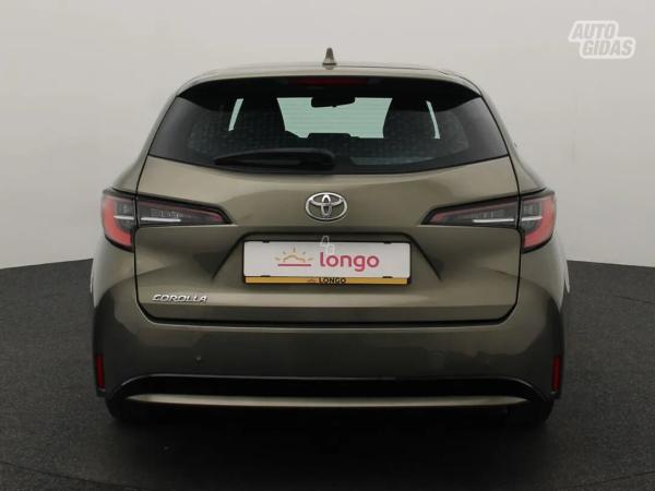 Green Toyota Corolla 2020 in Vilnius, with an engine capacity of 1.20 L and mileage of 168 thousand km for 11499 €, photo 5 on AUTOMOTO.COM.LV