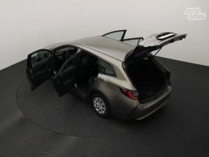 Green Toyota Corolla 2020 in Vilnius, with an engine capacity of 1.20 L and mileage of 168 thousand km for 11499 €, photo 14 on AUTOMOTO.COM.LV