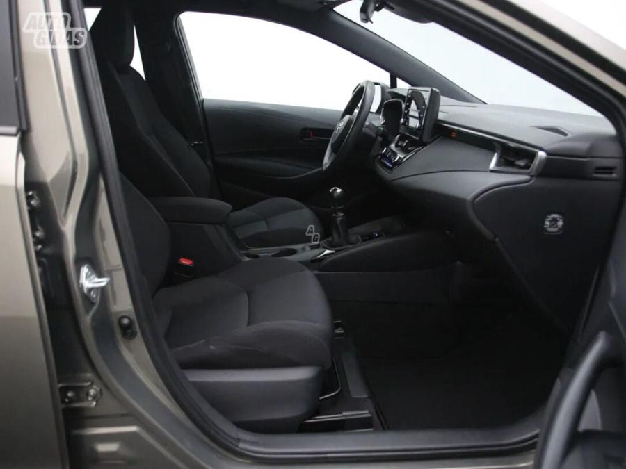 Green Toyota Corolla 2020 in Vilnius, with an engine capacity of 1.20 L and mileage of 168 thousand km for 11499 €, photo 15 on AUTOMOTO.COM.LV