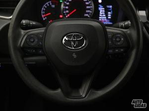 Green Toyota Corolla 2020 in Vilnius, with an engine capacity of 1.20 L and mileage of 168 thousand km for 11499 €, photo 19 on AUTOMOTO.COM.LV