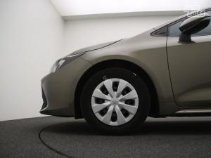 Green Toyota Corolla 2020 in Vilnius, with an engine capacity of 1.20 L and mileage of 168 thousand km for 11499 €, photo 27 on AUTOMOTO.COM.LV