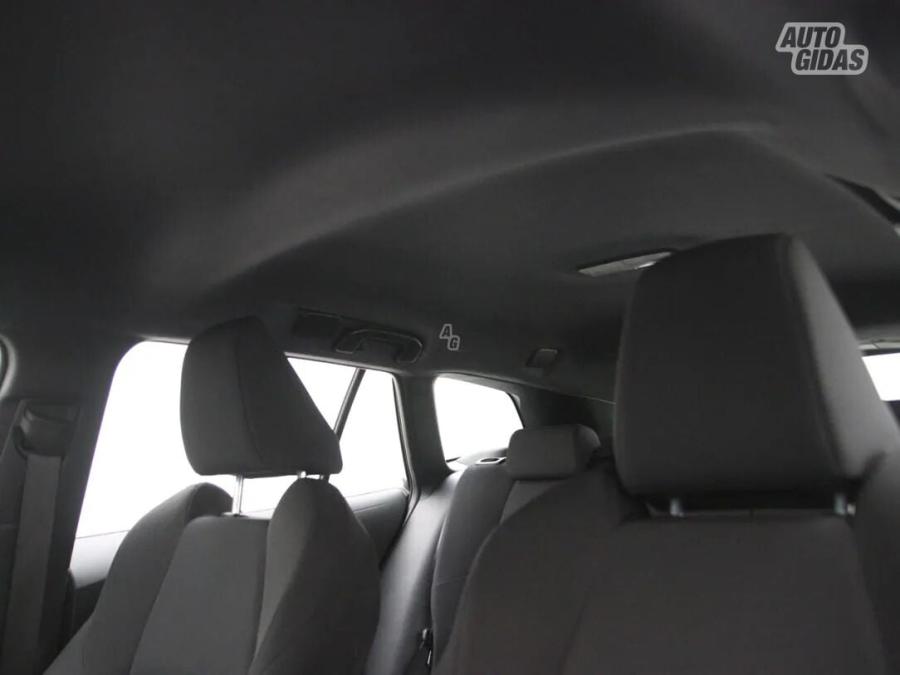 Green Toyota Corolla 2020 in Vilnius, with an engine capacity of 1.20 L and mileage of 168 thousand km for 11499 €, photo 31 on AUTOMOTO.COM.LV