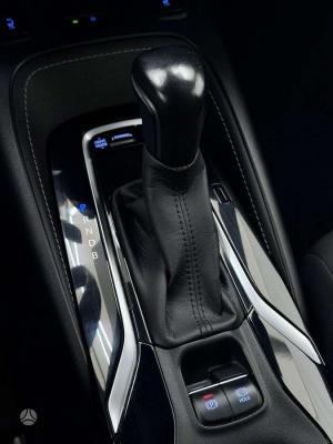 Zaļš Toyota Corolla 2020 Viļņa, ar dzinēja tilpumu 1.80 L un nobraukumu 55 tūkst. km par 18999 €, foto 24 vietnē AUTOMOTO.COM.LV