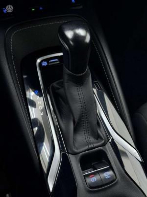 Zaļš Toyota Corolla 2020 Viļņa, ar dzinēja tilpumu 1.80 L un nobraukumu 55 tūkst. km par 18800 €, foto 24 vietnē AUTOMOTO.COM.LV