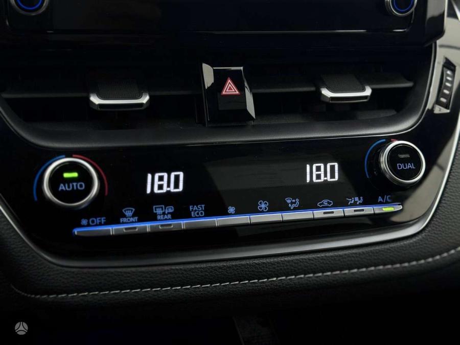 Zaļš Toyota Corolla 2020 Viļņa, ar dzinēja tilpumu 1.80 L un nobraukumu 55 tūkst. km par 18800 €, foto 26 vietnē AUTOMOTO.COM.LV