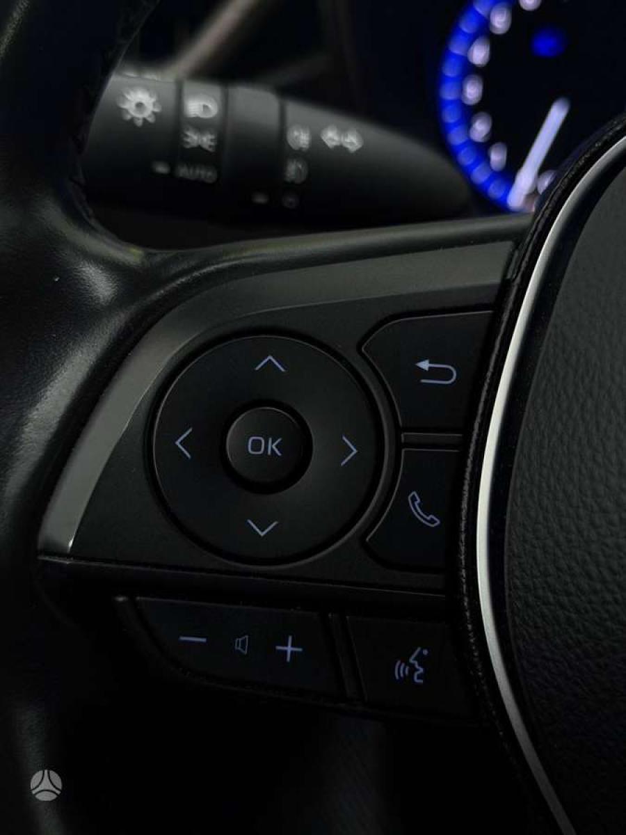 Zaļš Toyota Corolla 2020 Viļņa, ar dzinēja tilpumu 1.80 L un nobraukumu 55 tūkst. km par 18800 €, foto 30 vietnē AUTOMOTO.COM.LV