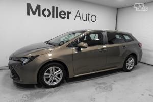 Green Toyota Corolla 2021 in Vilnius, with an engine capacity of 1.20 L and mileage of 140 thousand km for 13650 €, photo 3 on AUTOMOTO.COM.LV