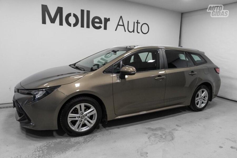 Green Toyota Corolla 2021 in Vilnius, with an engine capacity of 1.20 L and mileage of 140 thousand km for 13650 €, photo 3 on AUTOMOTO.COM.LV