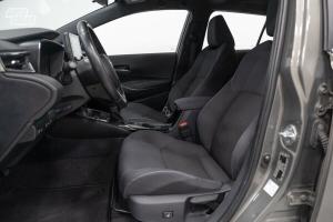 Green Toyota Corolla 2021 in Vilnius, with an engine capacity of 1.20 L and mileage of 140 thousand km for 13650 €, photo 6 on AUTOMOTO.COM.LV