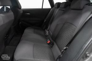 Green Toyota Corolla 2021 in Vilnius, with an engine capacity of 1.20 L and mileage of 140 thousand km for 13650 €, photo 7 on AUTOMOTO.COM.LV