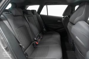 Green Toyota Corolla 2021 in Vilnius, with an engine capacity of 1.20 L and mileage of 140 thousand km for 13650 €, photo 9 on AUTOMOTO.COM.LV
