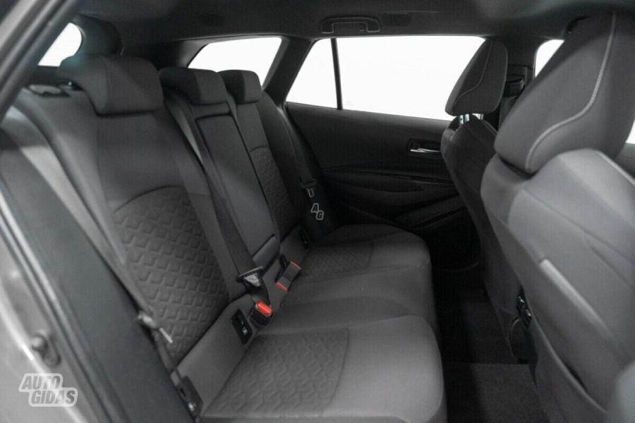Green Toyota Corolla 2021 in Vilnius, with an engine capacity of 1.20 L and mileage of 140 thousand km for 13650 €, photo 9 on AUTOMOTO.COM.LV