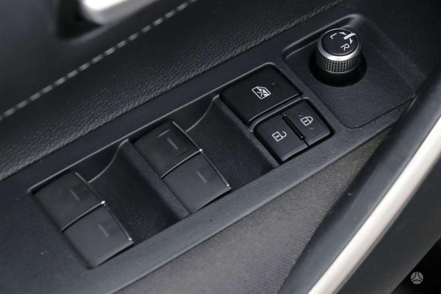 Zaļš Toyota Corolla 2021 Viļņa, ar dzinēja tilpumu 1.80 L un nobraukumu 192 tūkst. km par 15900 €, foto 5 vietnē AUTOMOTO.COM.LV