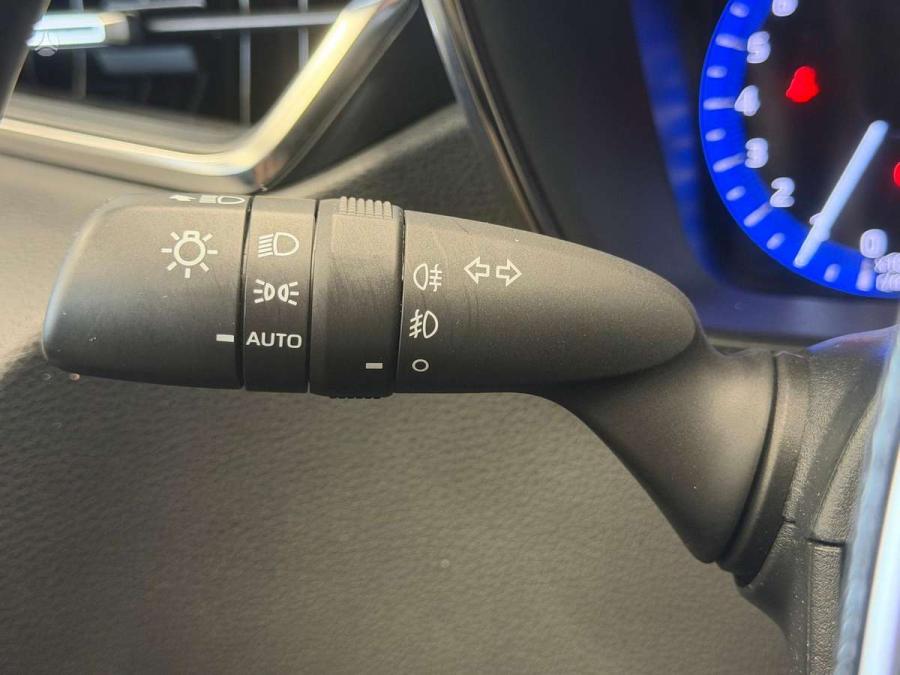 Zaļš Toyota Corolla 2021 Kauņa, ar dzinēja tilpumu 1.20 L un nobraukumu 68 tūkst. km par 14900 €, foto 29 vietnē AUTOMOTO.COM.LV