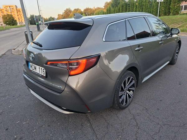 Toyota Corolla 2022 Viļņa vietnē Zaļš Toyota Corolla 2022 Viļņa, ar dzinēja tilpumu 1.80 L un nobraukumu 99 tūkst. km par 18200 €, foto 7 vietnē AUTOMOTO.COM.LV