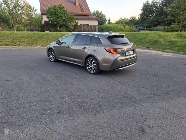 Toyota Corolla 2022 Viļņa vietnē Zaļš Toyota Corolla 2022 Viļņa, ar dzinēja tilpumu 1.80 L un nobraukumu 99 tūkst. km par 18200 €, foto 8 vietnē AUTOMOTO.COM.LV