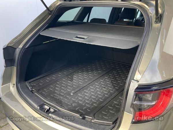 Zaļš Toyota Corolla 2023 Tallina, ar dzinēja tilpumu 1.80 L un nobraukumu 120 tūkst. km par 19995 €, foto 11 vietnē AUTOMOTO.COM.LV