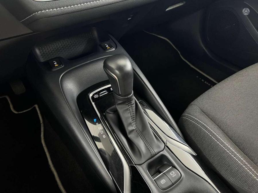 Zaļš Toyota Corolla 2023 Viļņa, ar dzinēja tilpumu 1.80 L un nobraukumu 86 tūkst. km par 22900 €, foto 24 vietnē AUTOMOTO.COM.LV