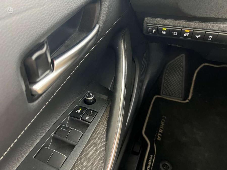 Zaļš Toyota Corolla 2023 Viļņa, ar dzinēja tilpumu 1.80 L un nobraukumu 86 tūkst. km par 22900 €, foto 25 vietnē AUTOMOTO.COM.LV
