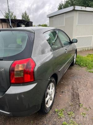 Grey Toyota Corolla 2004 in Daugavpils, with an engine capacity of 2.00 L and mileage of 322 thousand km for 600 €, photo 4 on AUTOMOTO.COM.LV