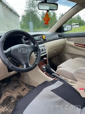 Grey Toyota Corolla 2004 in Daugavpils, with an engine capacity of 2.00 L and mileage of 322 thousand km for 600 €, photo 8 on AUTOMOTO.COM.LV