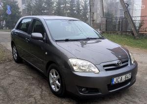 Grey Toyota Corolla 2004 in Vilnius, with an engine capacity of 2.00 L and mileage of 388 thousand km for 1450 €, photo 6 on AUTOMOTO.COM.LV