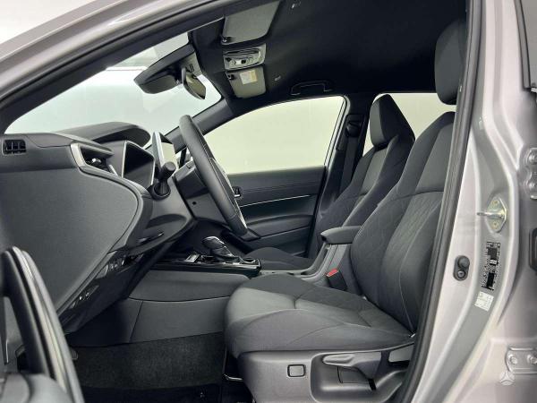 Grey Toyota Corolla 2025 in Vilnius, with an engine capacity of 1.80 L and mileage of 21 thousand km for 32900 €, photo 10 on AUTOMOTO.COM.LV