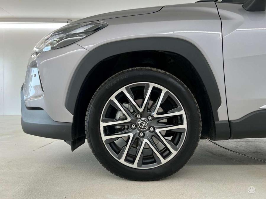 Grey Toyota Corolla 2025 in Vilnius, with an engine capacity of 1.80 L and mileage of 21 thousand km for 32900 €, photo 15 on AUTOMOTO.COM.LV