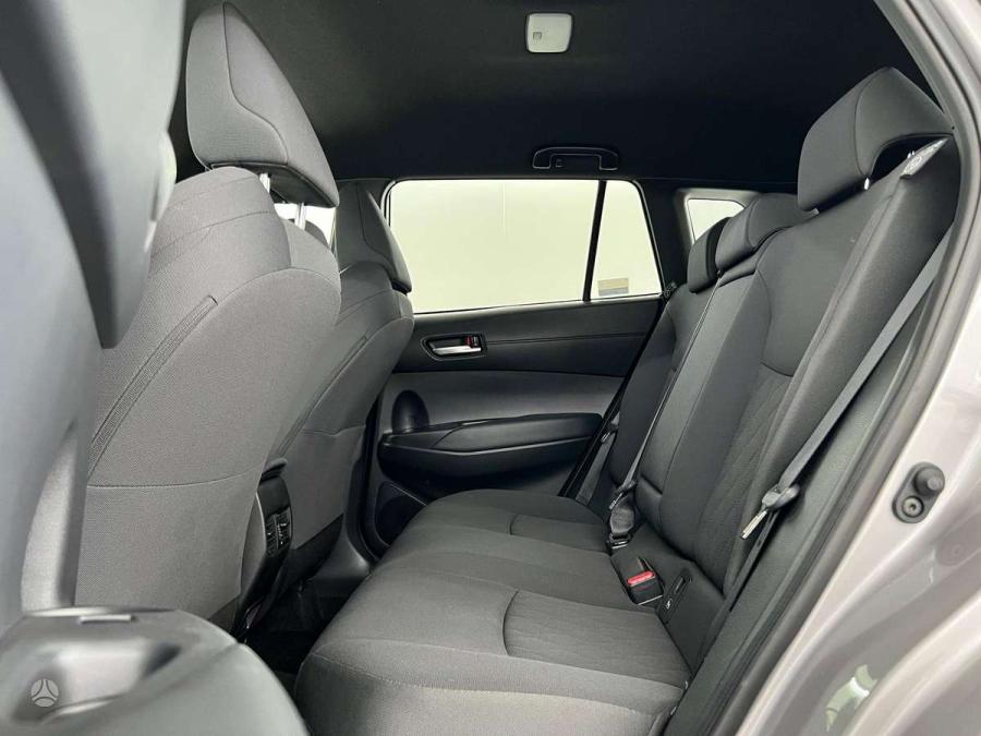 Grey Toyota Corolla 2025 in Vilnius, with an engine capacity of 1.80 L and mileage of 21 thousand km for 32900 €, photo 19 on AUTOMOTO.COM.LV