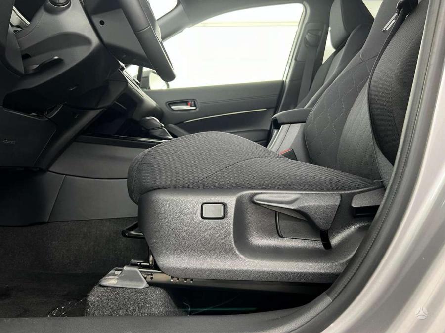 Grey Toyota Corolla 2025 in Vilnius, with an engine capacity of 1.80 L and mileage of 21 thousand km for 32900 €, photo 24 on AUTOMOTO.COM.LV