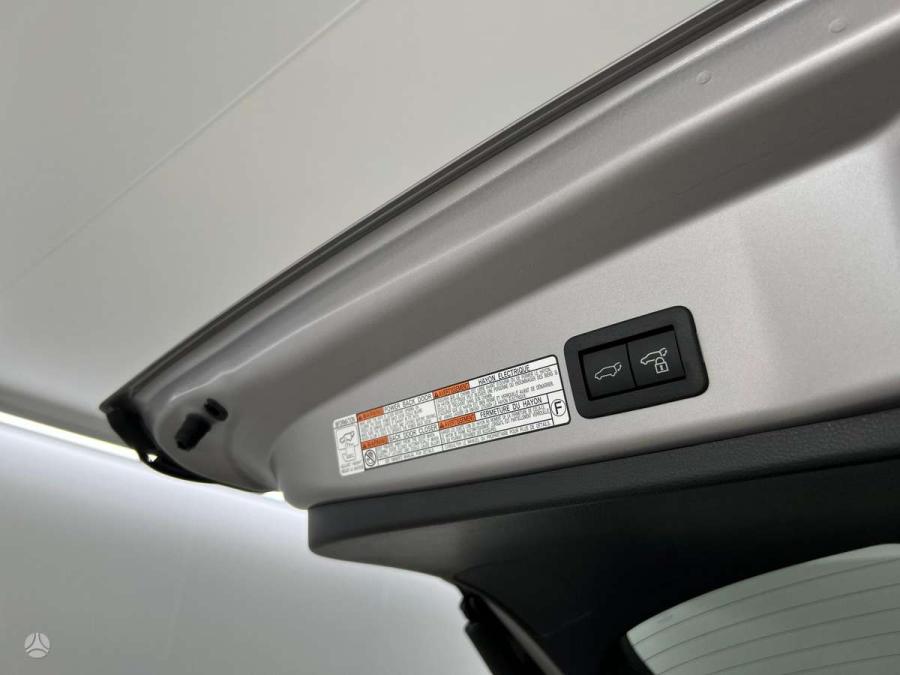 Grey Toyota Corolla 2025 in Vilnius, with an engine capacity of 1.80 L and mileage of 21 thousand km for 32900 €, photo 27 on AUTOMOTO.COM.LV