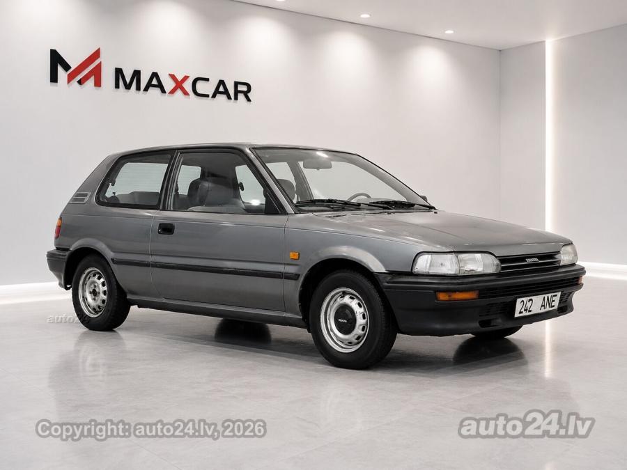 Grey Toyota Corolla 1988 in Tallinn, with an engine capacity of 1.30 L and mileage of 93 thousand km for 999 €, photo 1 on AUTOMOTO.COM.LV