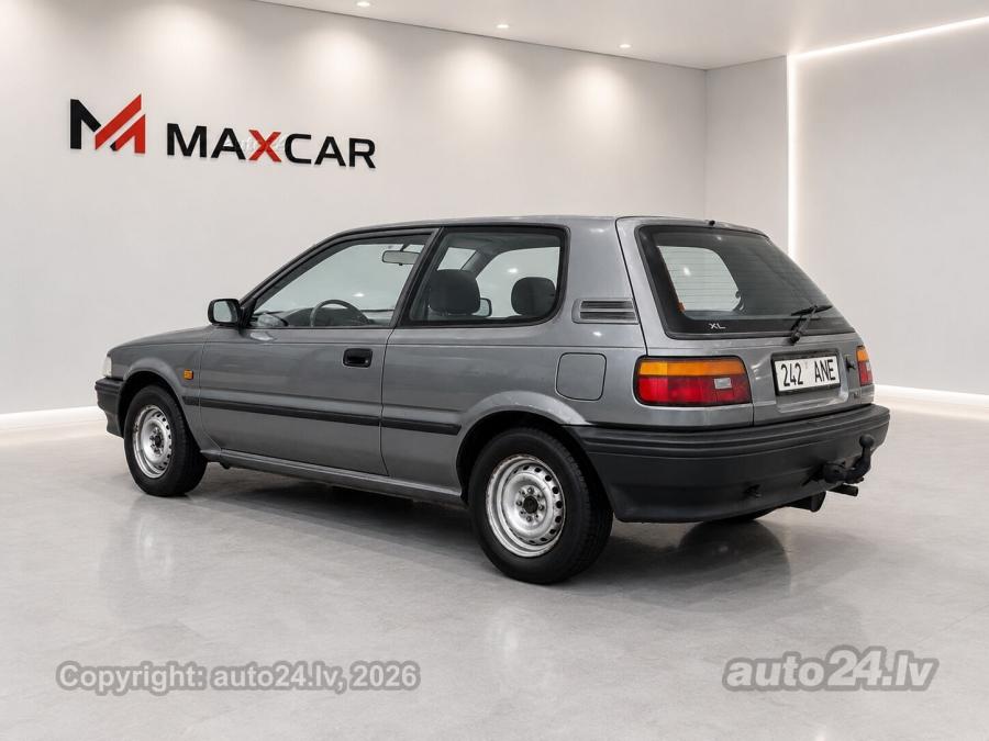 Grey Toyota Corolla 1988 in Tallinn, with an engine capacity of 1.30 L and mileage of 93 thousand km for 999 €, photo 3 on AUTOMOTO.COM.LV