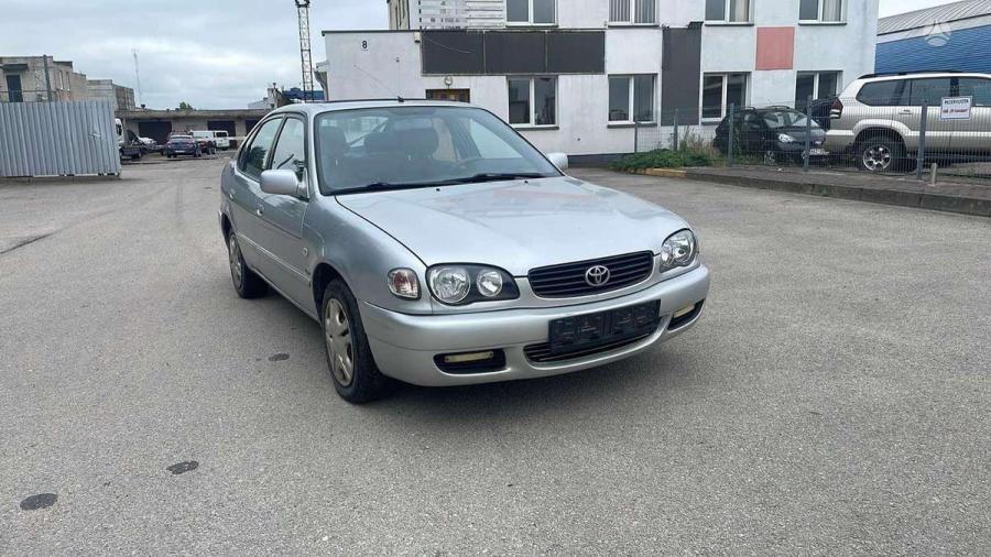 Grey Toyota Corolla 2000 in Marijampole, with an engine capacity of 0.00 L and mileage of 220 thousand km for 1399 €, photo 1 on AUTOMOTO.COM.LV