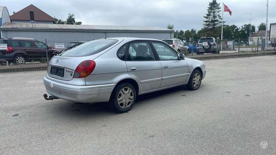 Grey Toyota Corolla 2000 in Marijampole, with an engine capacity of 0.00 L and mileage of 220 thousand km for 1399 €, photo 5 on AUTOMOTO.COM.LV