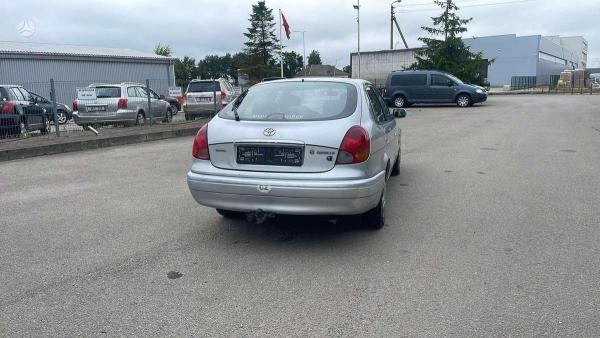 Grey Toyota Corolla 2000 in Marijampole, with an engine capacity of 0.00 L and mileage of 220 thousand km for 1399 €, photo 5 on AUTOMOTO.COM.LV