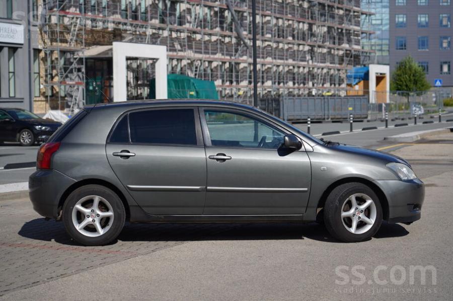 Grey Toyota Corolla 2002 in Riga, with an engine capacity of 1.60 L and mileage of 225 thousand km for 1490 €, photo 6 on AUTOMOTO.COM.LV