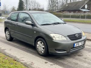 Grey Toyota Corolla 2002 in Vilnius, with an engine capacity of 1.40 L and mileage of 175 thousand km for 600 €, photo 2 on AUTOMOTO.COM.LV
