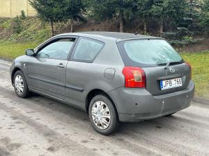 Grey Toyota Corolla 2002 in Vilnius, with an engine capacity of 1.40 L and mileage of 175 thousand km for 600 €, photo 4 on AUTOMOTO.COM.LV