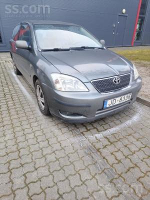 Pelēks Toyota Corolla 2002 Rīga, ar dzinēja tilpumu 1.60 L un nobraukumu 230 tūkst. km par 1450 €, foto  vietnē AUTOMOTO.COM.LV