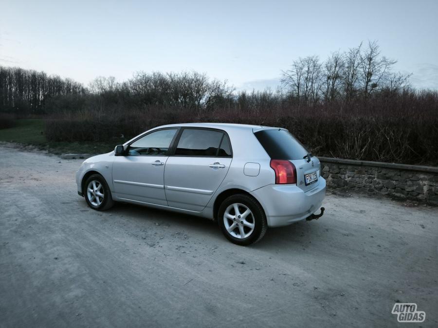 Grey Toyota Corolla 2002 in Kaunas, with an engine capacity of 2.00 L and mileage of 270 thousand km for 1000 €, photo 7 on AUTOMOTO.COM.LV