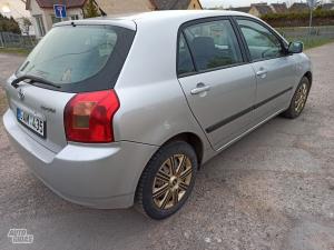 Grey Toyota Corolla 2002 in Vilnius, with an engine capacity of 1.40 L and mileage of 220 thousand km for 1000 €, photo 3 on AUTOMOTO.COM.LV