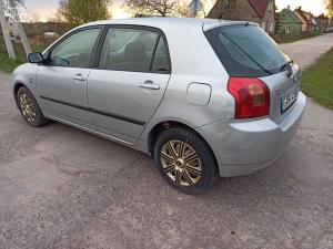 Grey Toyota Corolla 2002 in Vilnius, with an engine capacity of 1.40 L and mileage of 220 thousand km for 1000 €, photo 5 on AUTOMOTO.COM.LV