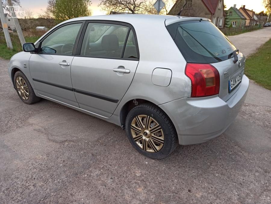 Grey Toyota Corolla 2002 in Vilnius, with an engine capacity of 1.40 L and mileage of 220 thousand km for 1000 €, photo 5 on AUTOMOTO.COM.LV