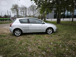 Grey Toyota Corolla 2002 in Kaunas, with an engine capacity of 2.00 L and mileage of 270 thousand km for 700 €, photo 4 on AUTOMOTO.COM.LV