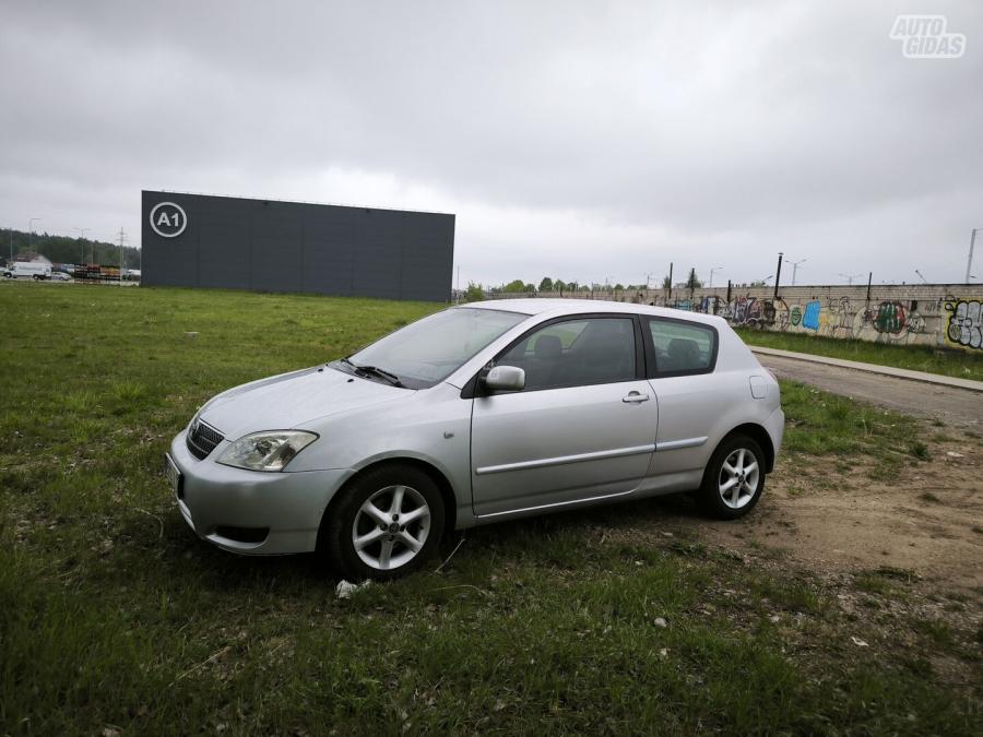 Grey Toyota Corolla 2002 in Kaunas, with an engine capacity of 2.00 L and mileage of 270 thousand km for 700 €, photo 7 on AUTOMOTO.COM.LV