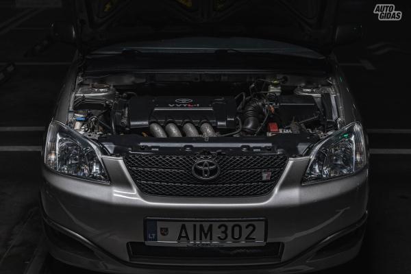 Pelēks Toyota Corolla 2002 Viļņa, ar dzinēja tilpumu 1.80 L un nobraukumu 244 tūkst. km par 4599 €, foto 9 vietnē AUTOMOTO.COM.LV