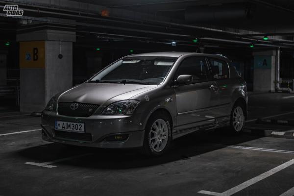 Grey Toyota Corolla 2002 in Vilnius, with an engine capacity of 1.80 L and mileage of 244 thousand km for 4599 €, photo 4 on AUTOMOTO.COM.LV