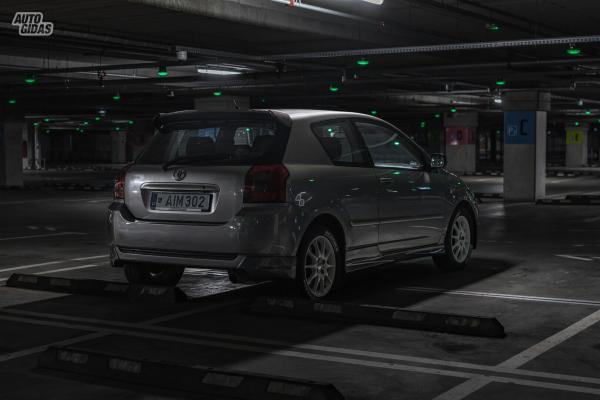 Grey Toyota Corolla 2002 in Vilnius, with an engine capacity of 1.80 L and mileage of 244 thousand km for 4599 €, photo 7 on AUTOMOTO.COM.LV