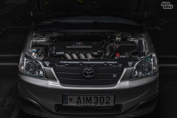 Grey Toyota Corolla 2002 in Vilnius, with an engine capacity of 1.80 L and mileage of 244 thousand km for 4599 €, photo 9 on AUTOMOTO.COM.LV